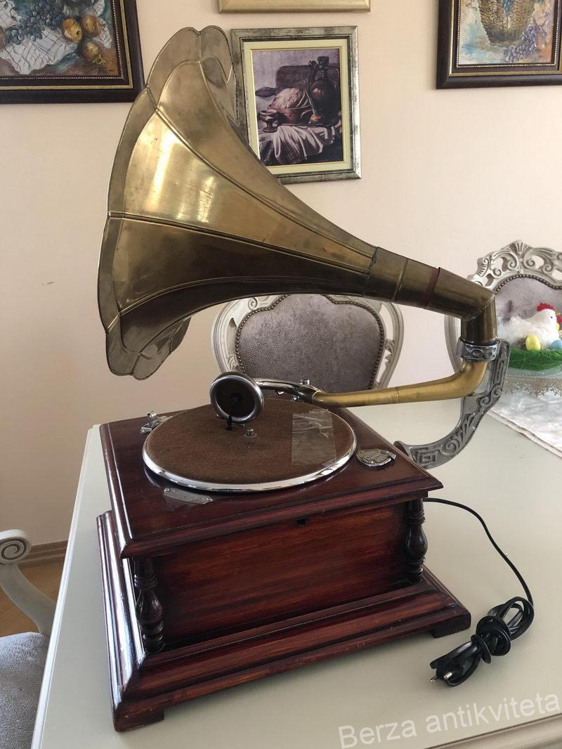 Stari gramofon | BERZA ANTIKVITETA - Antiques Exchange